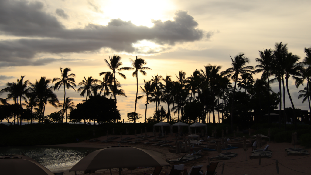 The Magic of Hawaii: Experiencing Breathtaking Sunsets in Paradise ...